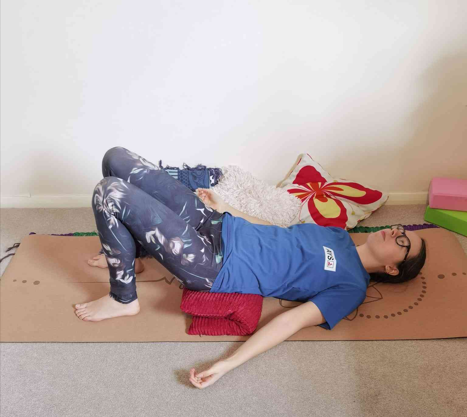 5 Best Yoga Poses For Periods & Menstrual Cramps - keep it simpElle